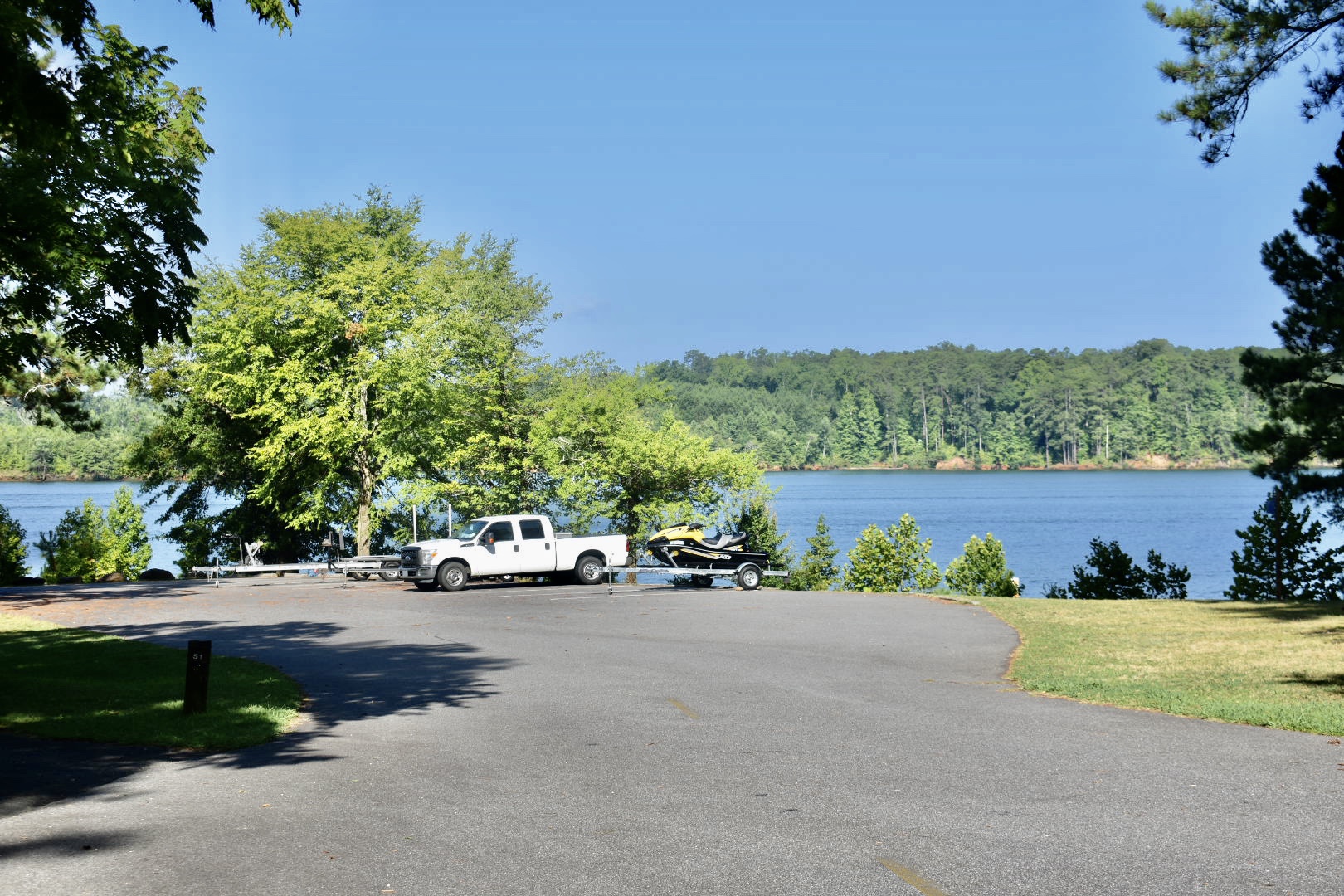 overflow-parking-victoria-campground-lake-allatoona | Imagine Camper