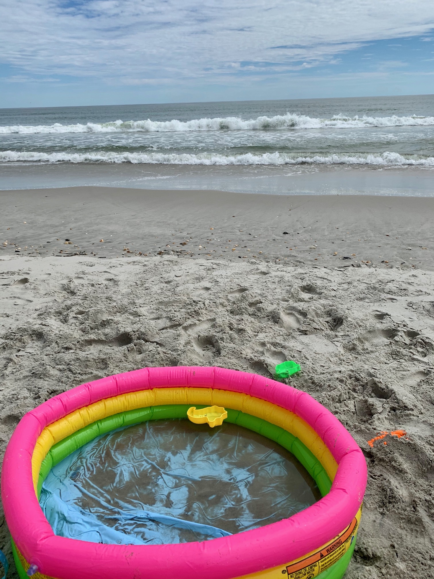 baby-pool-camping-huntington-beach | Imagine Camper