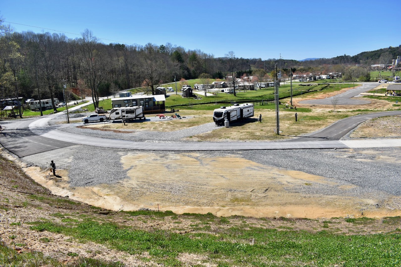 Blue-Ridge-Waterside-RV-Resort | Imagine Camper