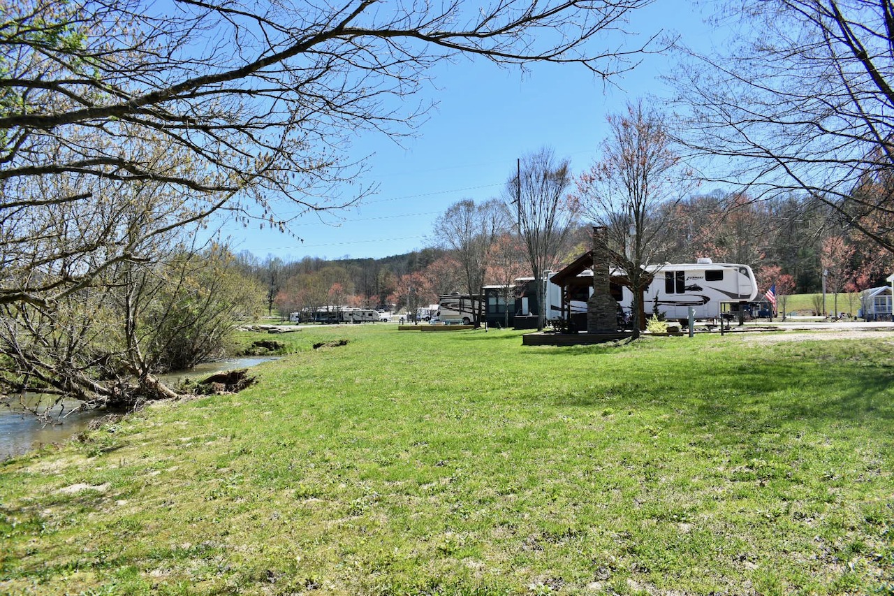 Creek-Access-Waterside-at-Blue-Ridge | Imagine Camper