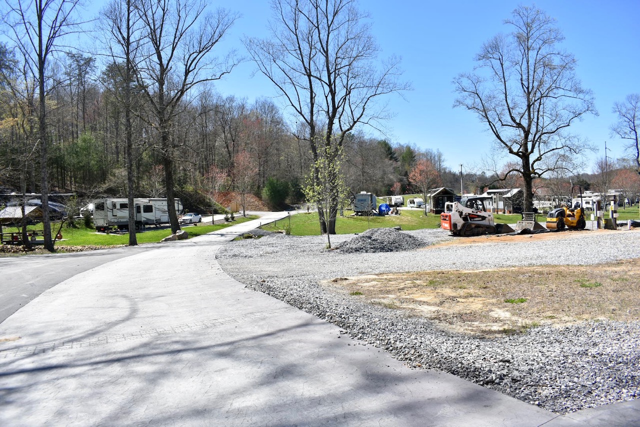 Waterside at Blue Ridge RV Resort - Imagine Camper