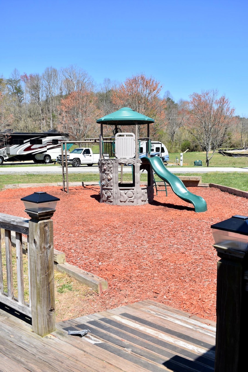 Plaground-Waterside-Blue-Ridge | Imagine Camper