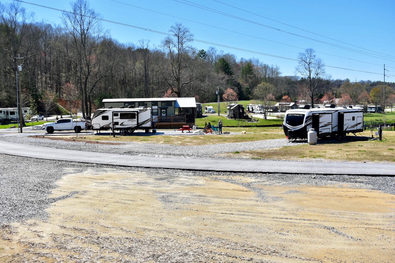 Waterside at Blue Ridge RV Resort - Imagine Camper