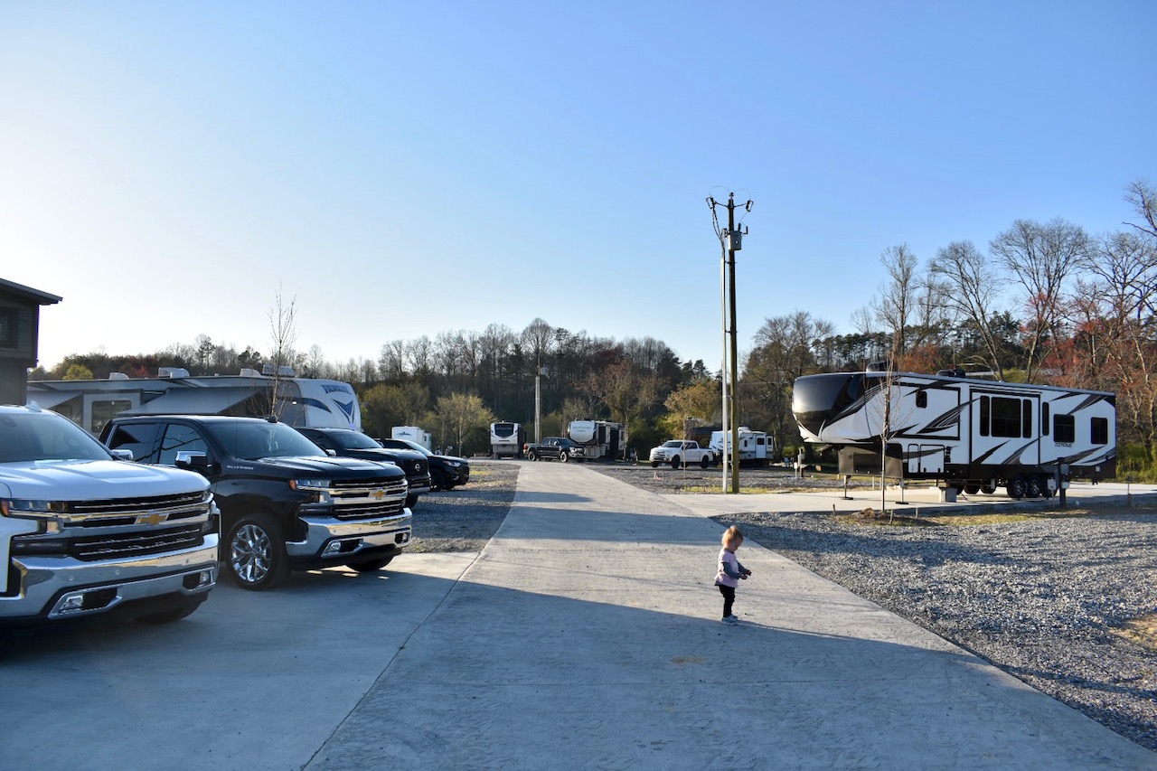 waterside-at-blue-ridge-big-rig-friendly | Imagine Camper