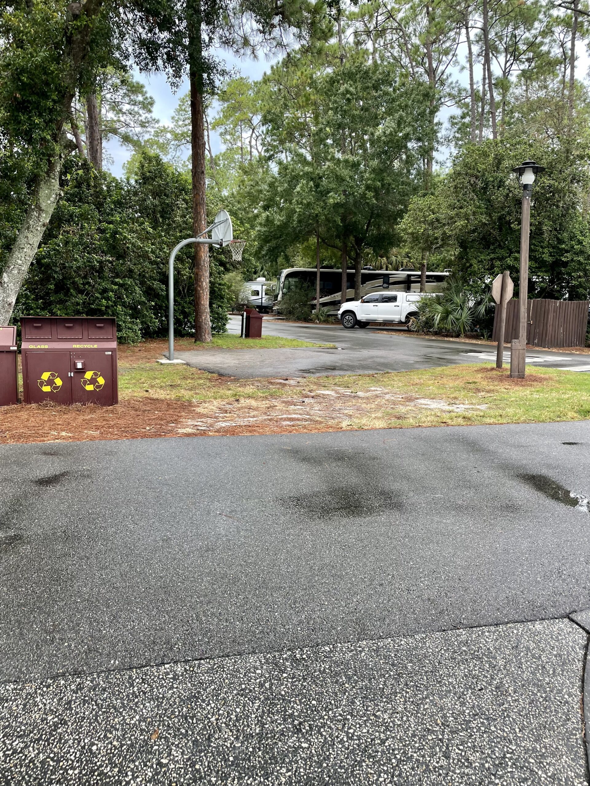 Fort-Wilderness-Resort-Campground-1400-loop-basketball | Imagine Camper