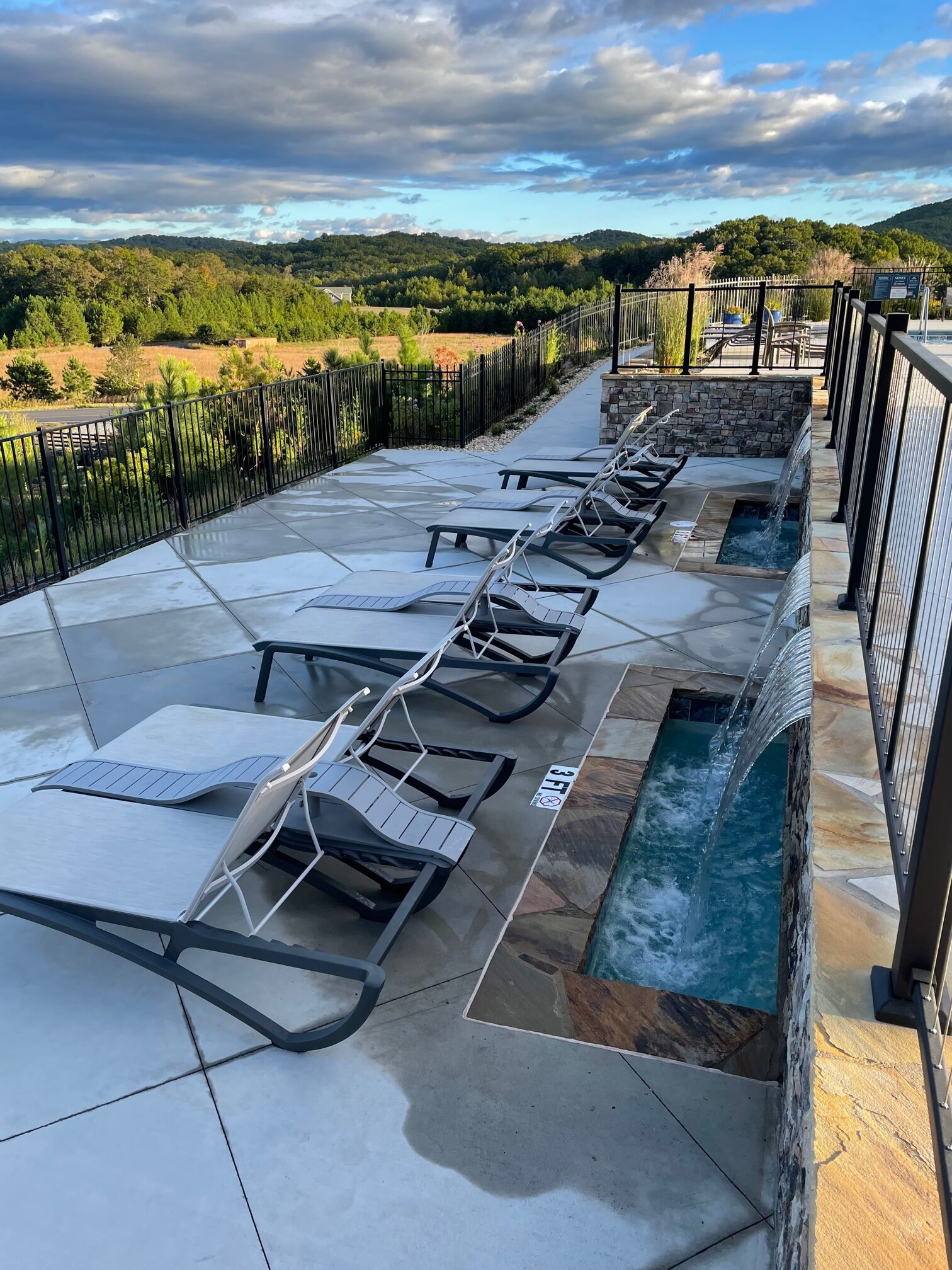 pool-seating-Talona-Ridge-RV-Resort | Imagine Camper