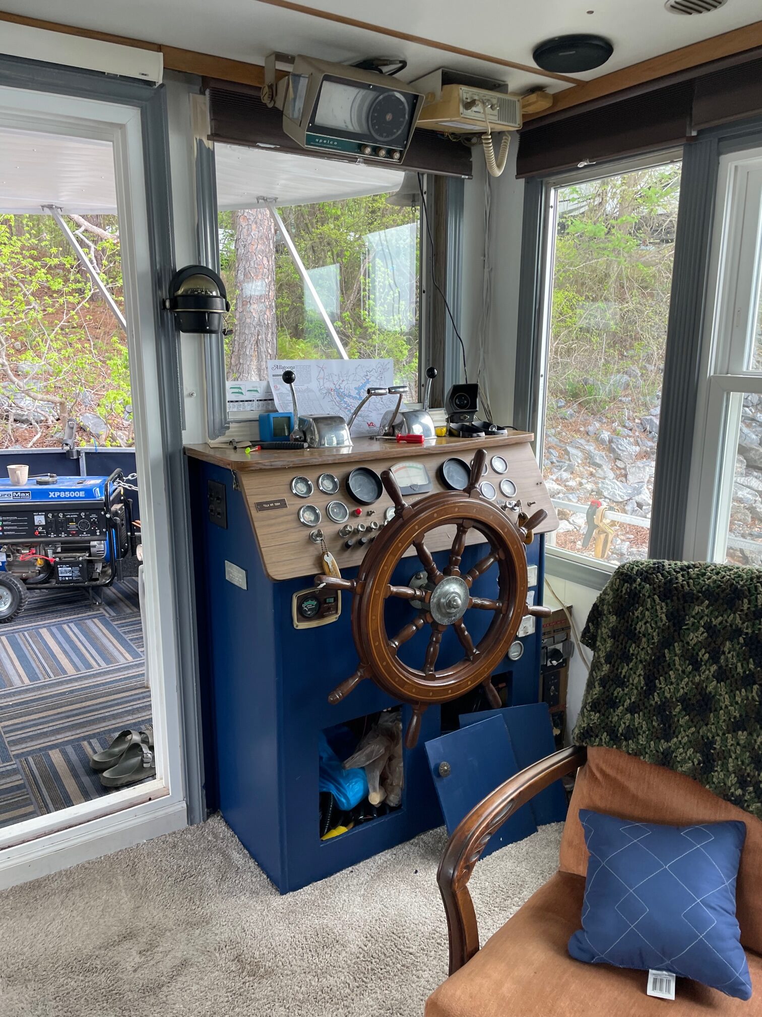 house-boat-lake-allatoona | Imagine Camper