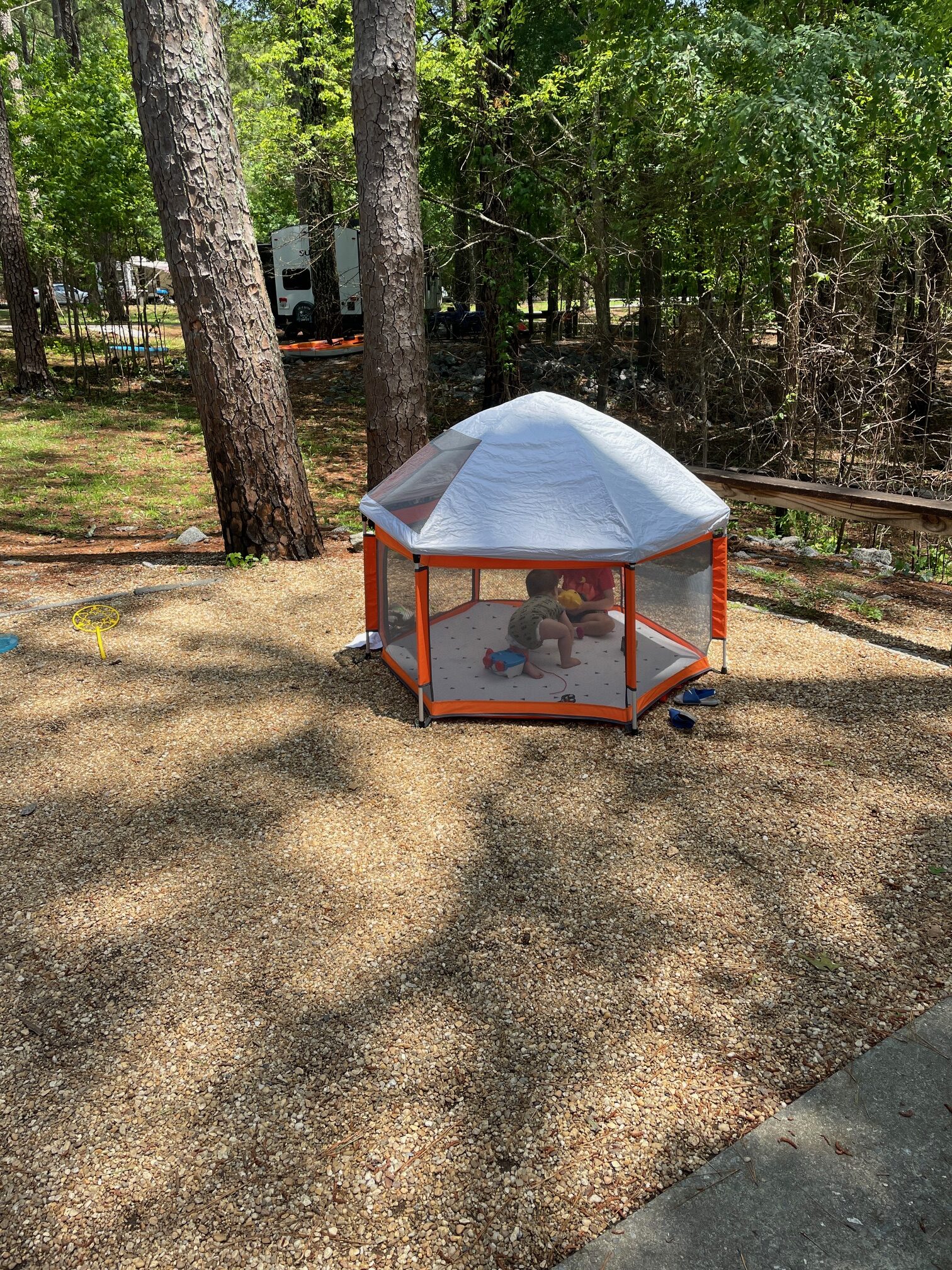 california-beach-company-play-pen | Imagine Camper